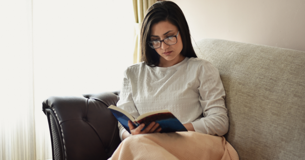 10 reading habits that indicate a high level of intelligence