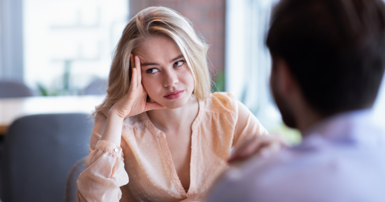 10 body language habits that make you seem less approachable