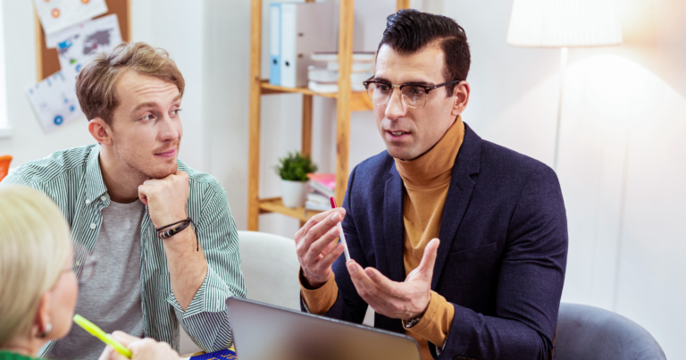 10 ways self-centered people make themselves the center of attention