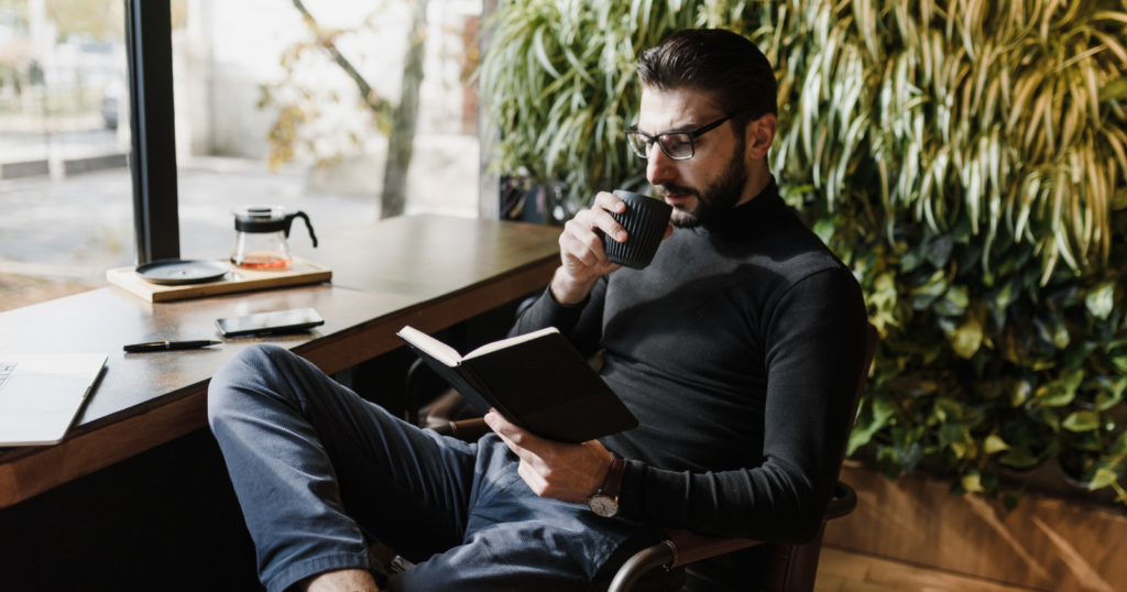 10 reading habits that indicate a high level of intelligence