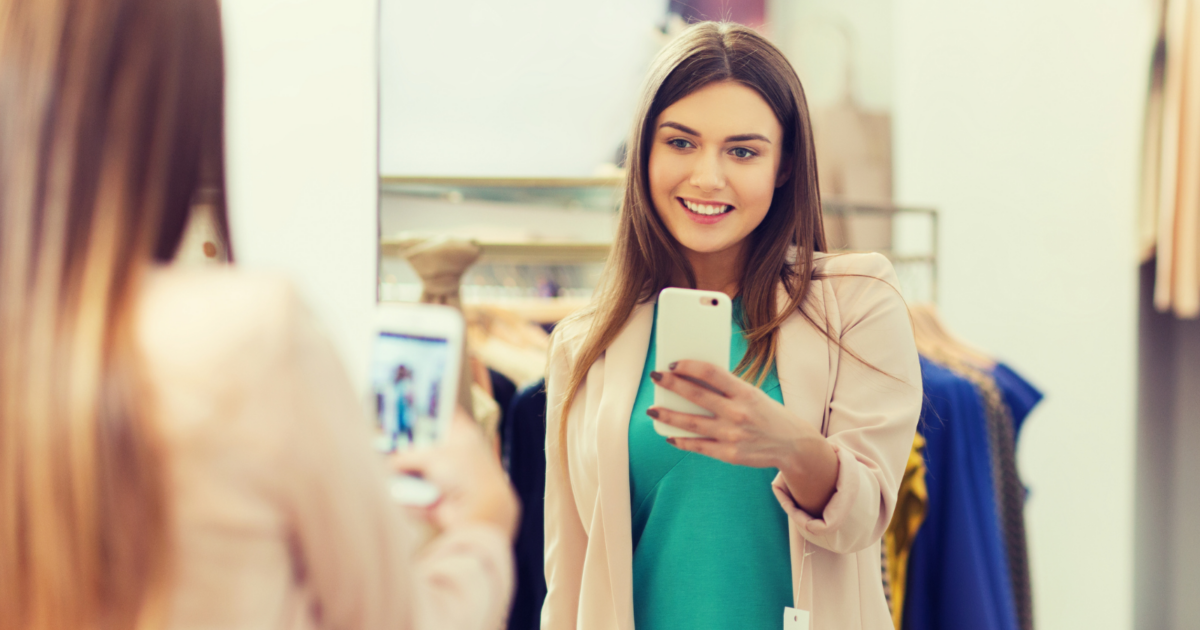 7 signs someone is faking their happiness, according to psychology