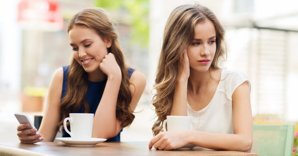 10 subtle signs you’re giving off an unfriendly vibe (without realizing it)