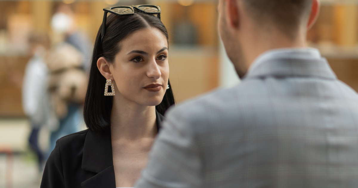 People who are emotionally guarded often display these 9 defensive ...