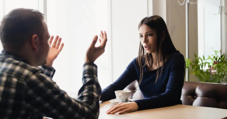 9 body language signs that show someone is lying to you