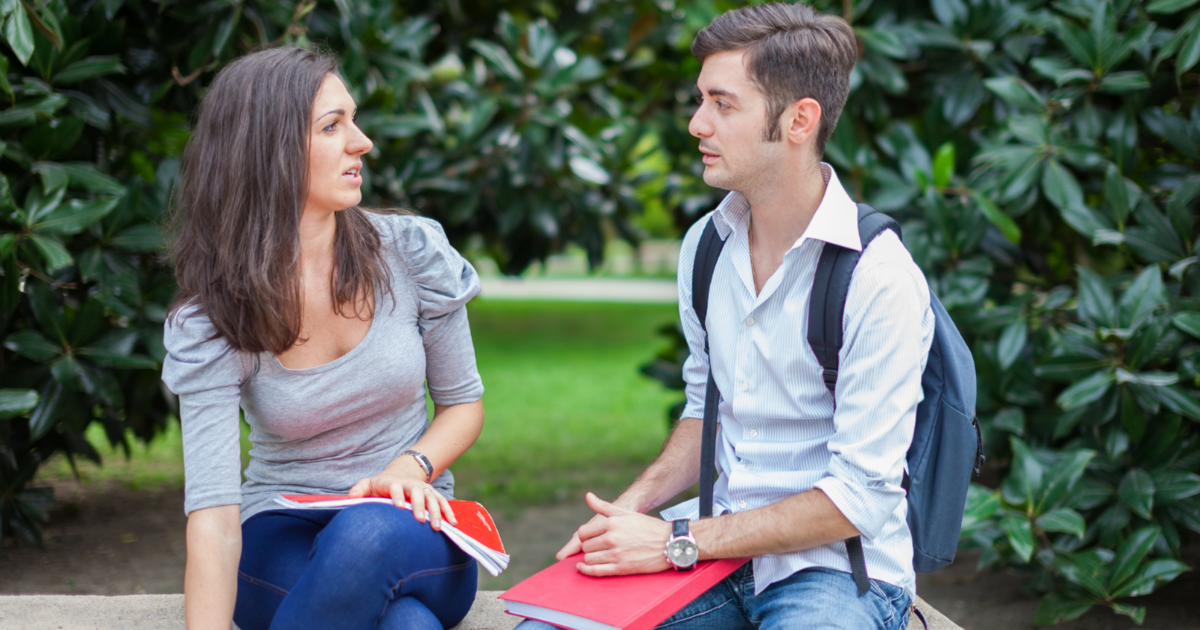 If you recognize these 9 behaviors, you’re dealing with a two-faced friend