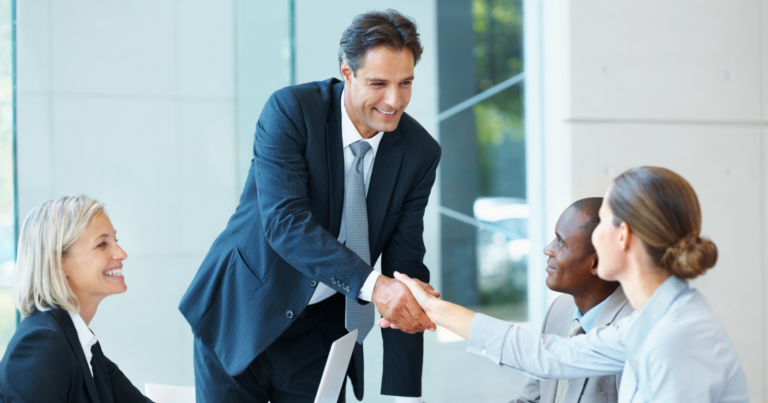 9 ways to instantly build rapport with new people, according to psychology