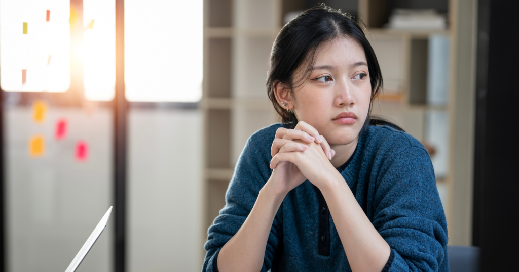 8 common behaviors of people who play the victim at work