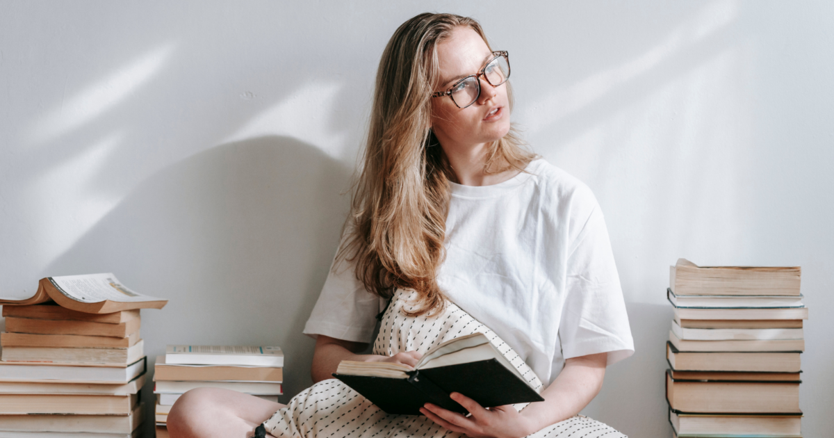 If you often daydream while reading books, you probably display these 7 ...