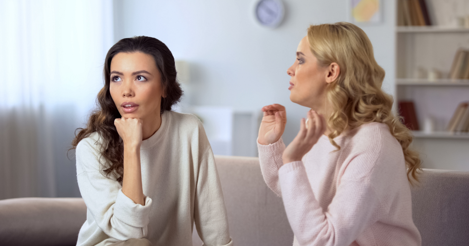 9 signs someone is actually not a genuine person, according to psychology