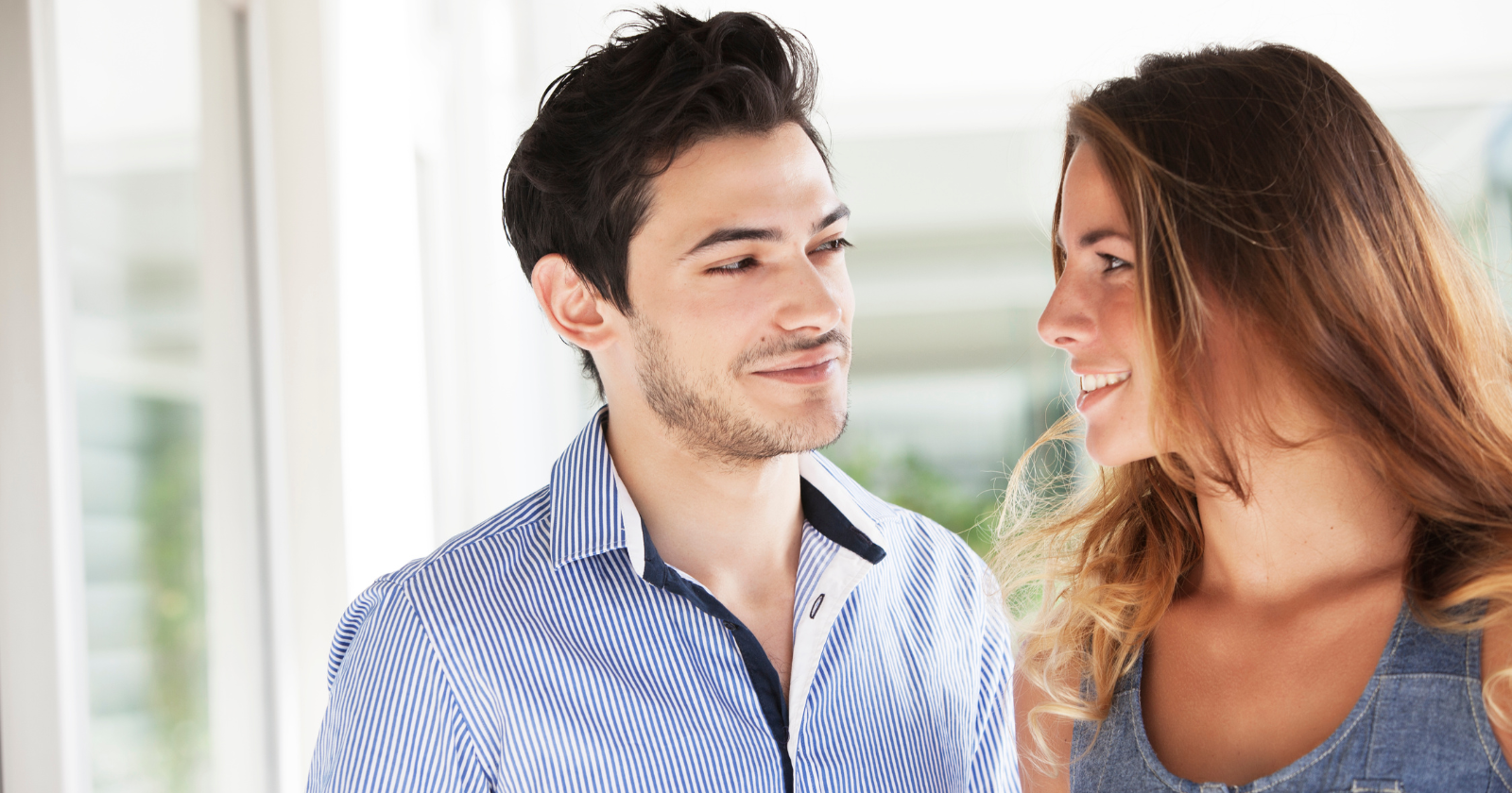 9 body language signs that a man is secretly attracted to you