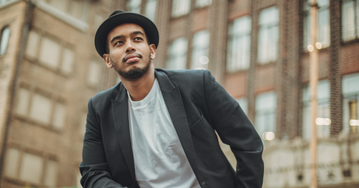 13 behaviors only highly confident men display, according to psychology