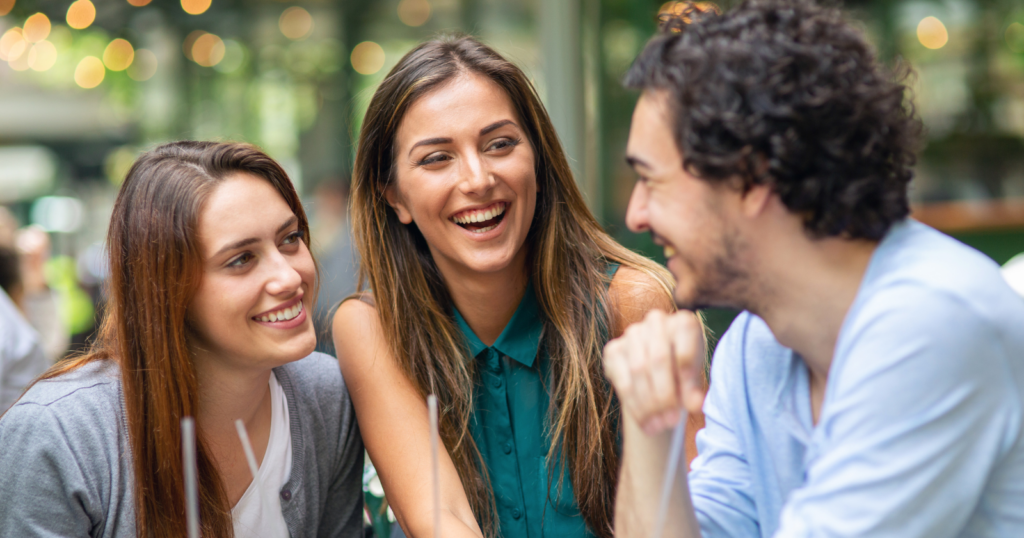 8 subtle body language gestures that make you very attractive to others