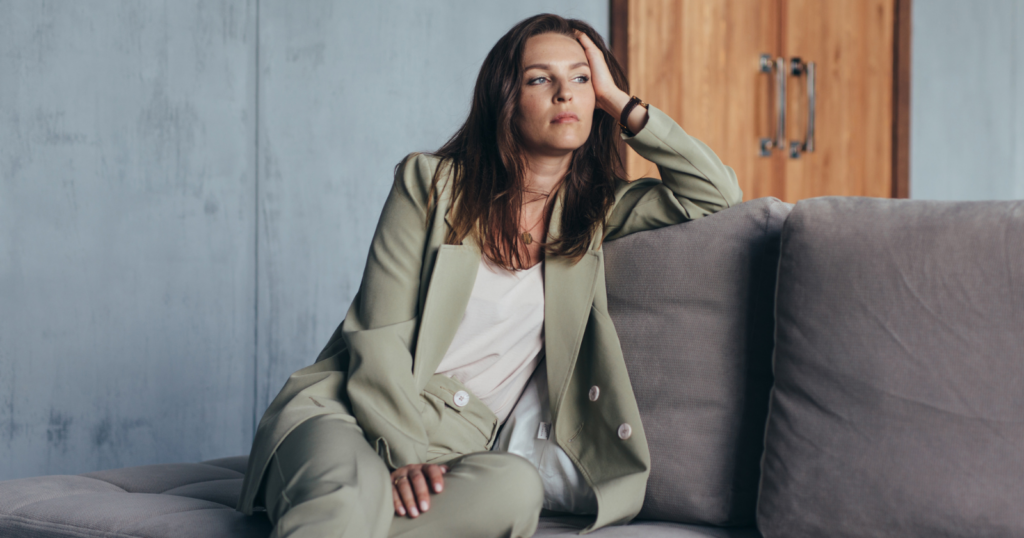 8 behaviors that instantly make people dislike you