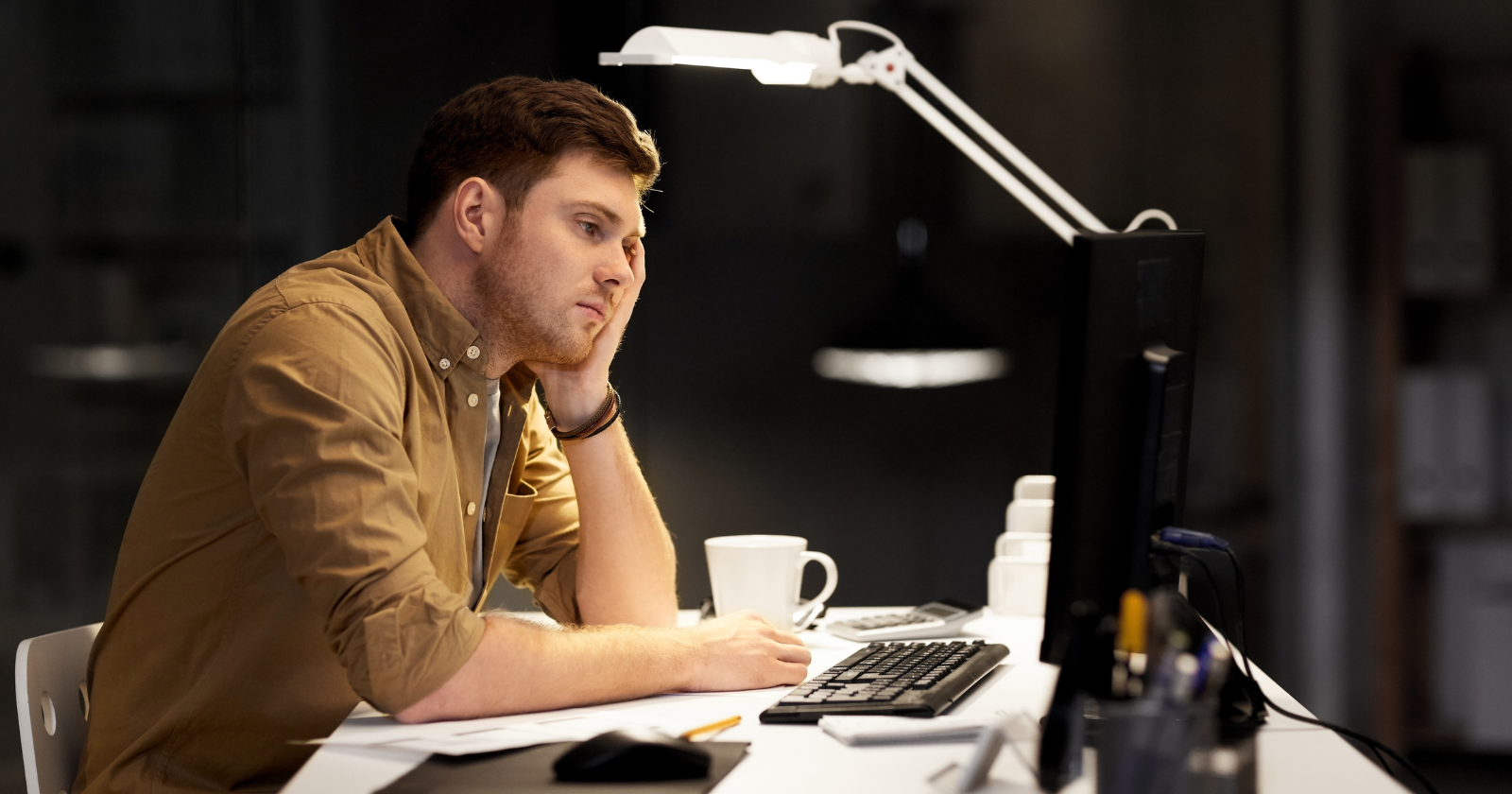 7 signs a man is secretly bored and unfulfilled in life, according to ...