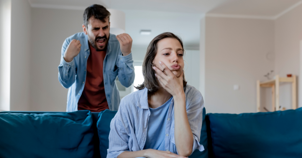 People who read their text messages but take days to reply usually display these 8 behaviors