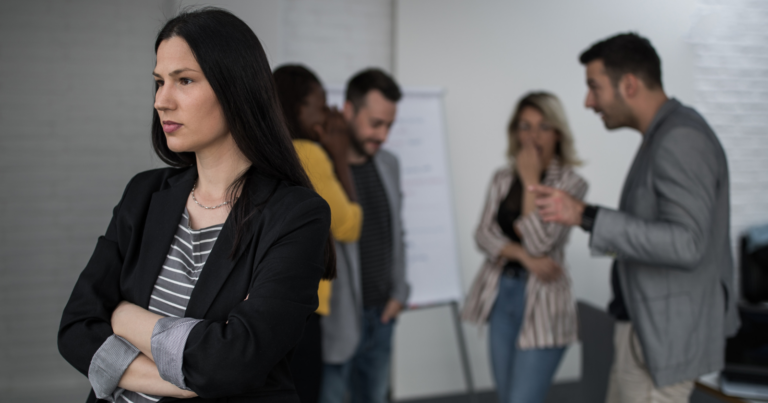 8 signs a friend is quietly distancing themselves from you, according ...