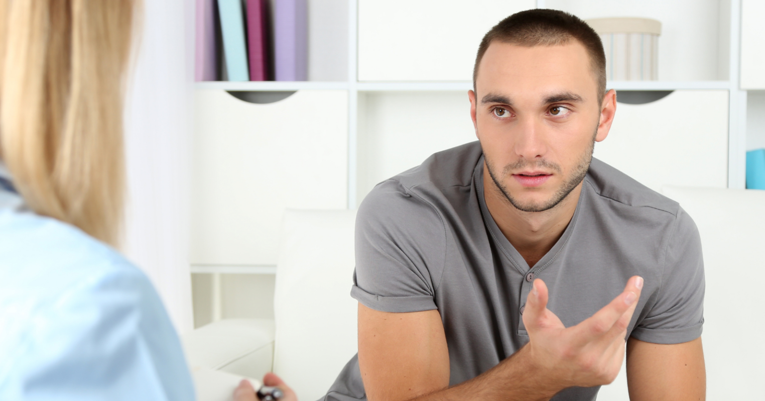 8 subtle body language cues that show someone is hiding their true ...