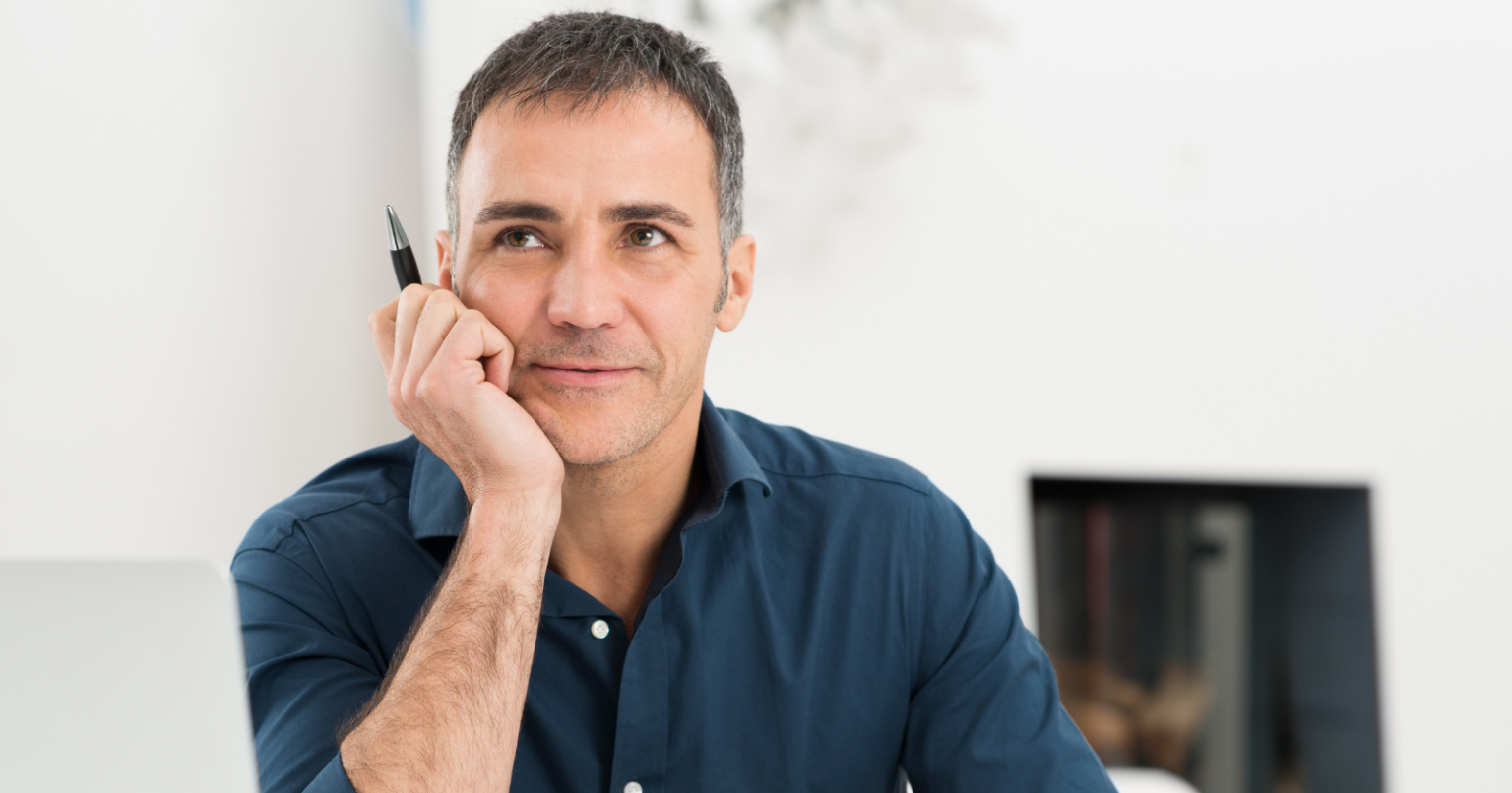 8 common traits of people who speak less and understand more