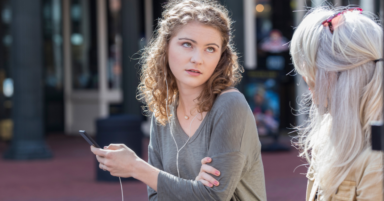 8 signs a woman still has an emotionally immature mindset, according to ...