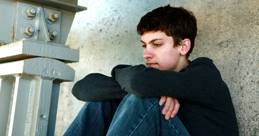 8 signs you grew up in a dysfunctional family, according to psychology