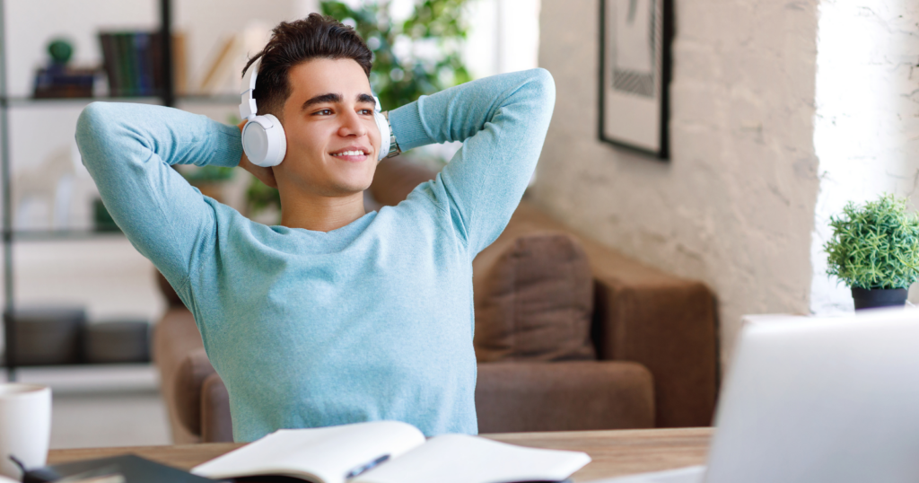 7 advantages of listening to music daily