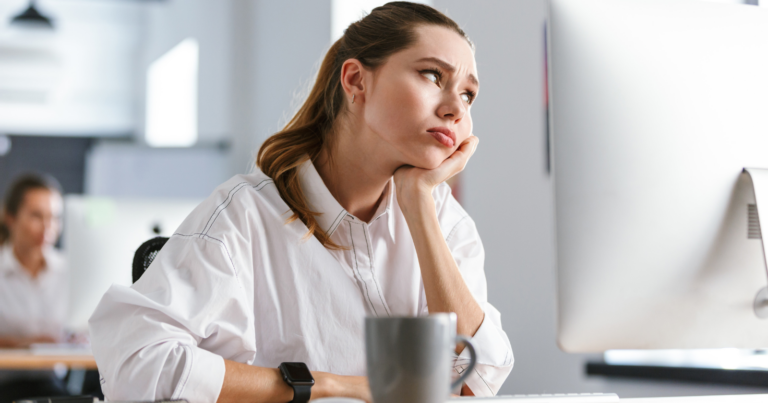 7 subtle habits of genuinely boring people, according to a psychologist