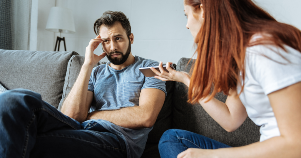 8 subtle body language gestures men use when they’re lying to you ...