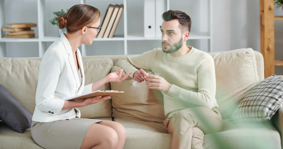 9 subtle things you're doing that make you appear insecure (without ...