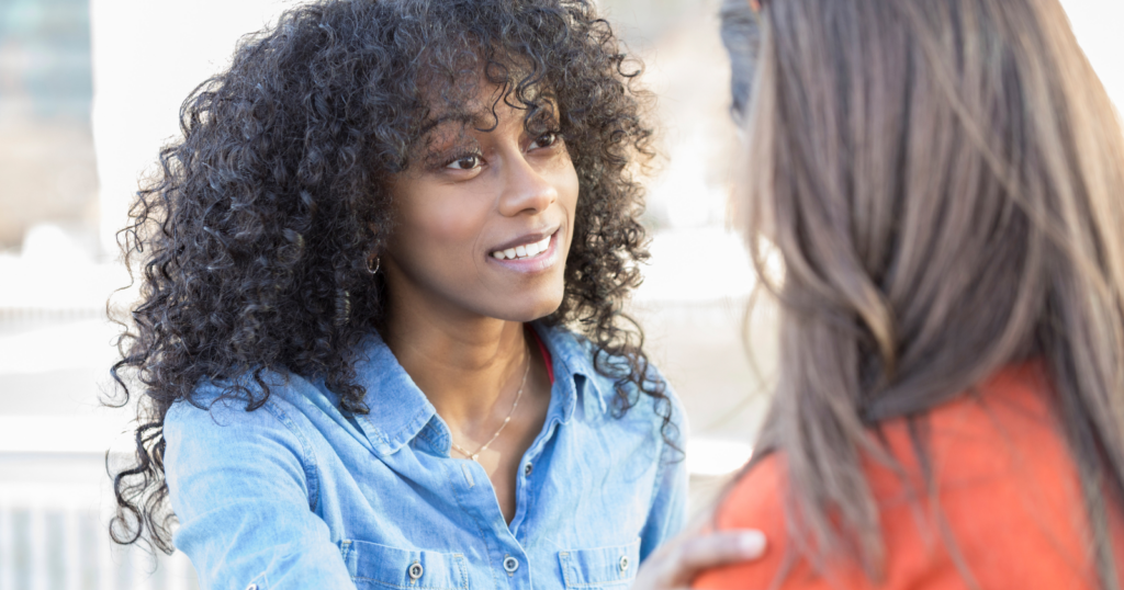 8 subtle body language signs of people with high emotional intelligence ...