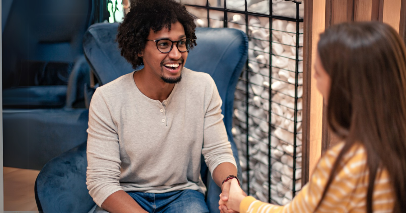 8 body language cues that instantly signal confidence without saying a word