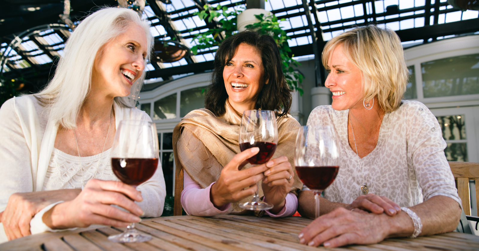 If a woman wants to be happy in her 50s, say goodbye to these 8 ...