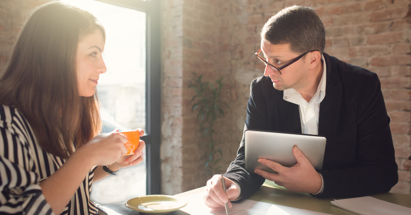 If someone subconsciously dislikes you, they’ll usually display these 9 ...