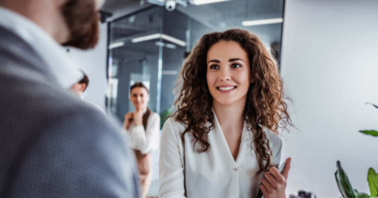 People who smile at strangers often share these 7 unique personality ...