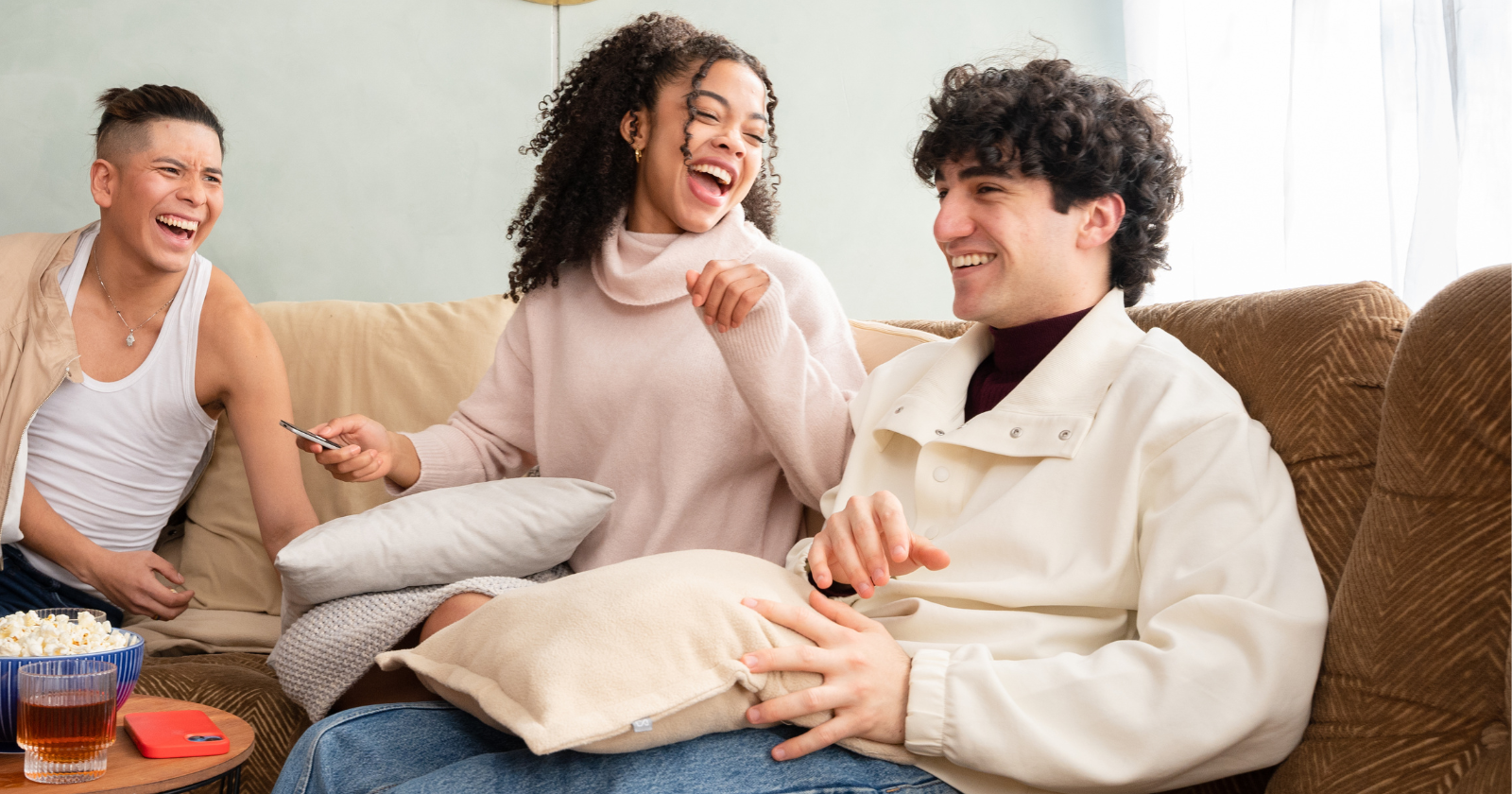 8 signs a woman will give off when she’s attracted to you but trying ...