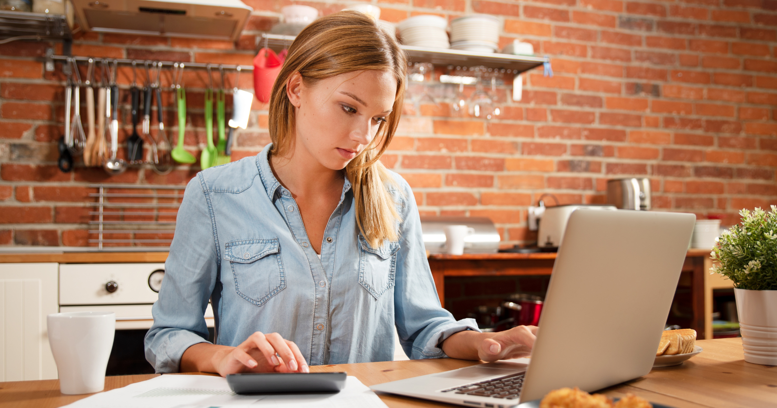 7 subtle habits that separate the middle class from the financially free