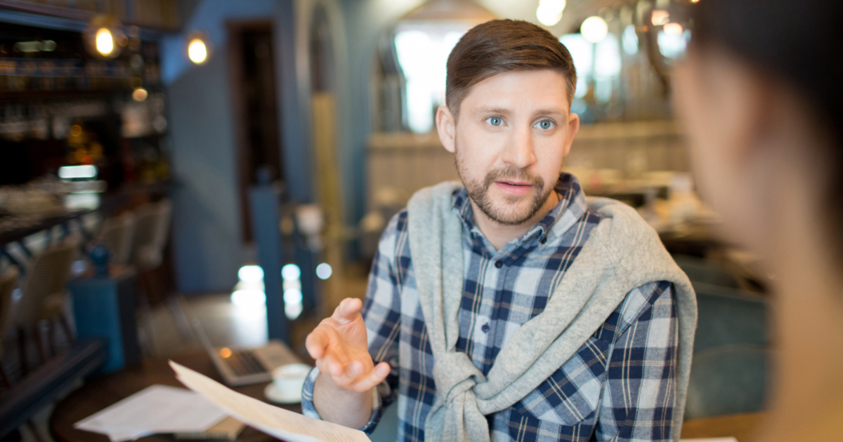 7 signs someone isn’t actually very intelligent, even if they speak ...