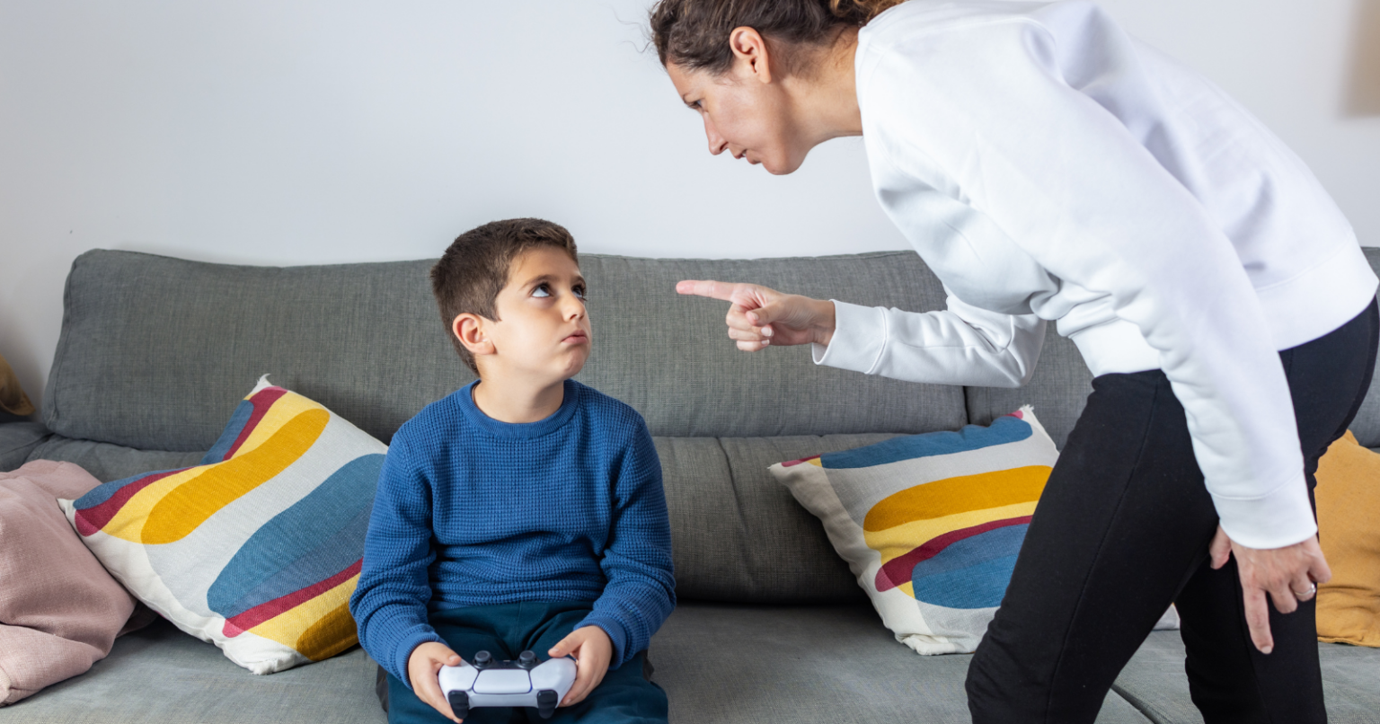 8 signs you were raised by overly controlling parents (and it's ...
