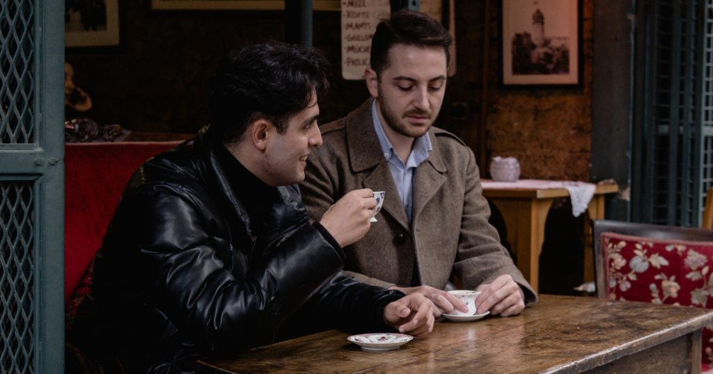 8 subtle behaviors that instantly reveal someone is emotionally unavailable