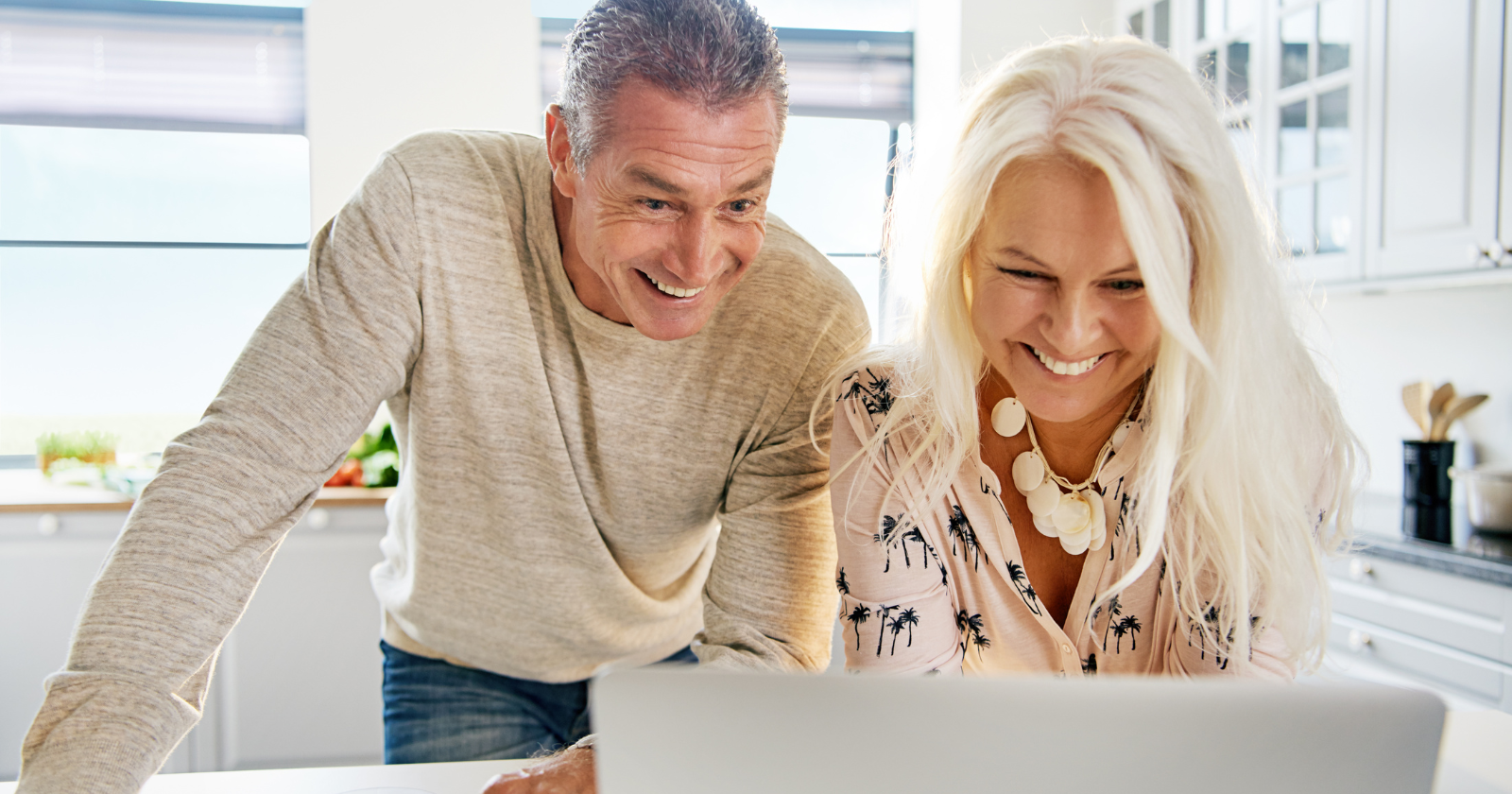 People who get better-looking as they age usually adopt these 10 daily ...