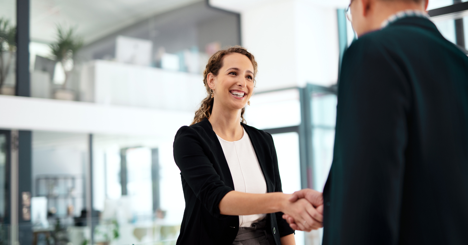 8 simple phrases that make people light up when you first meet them