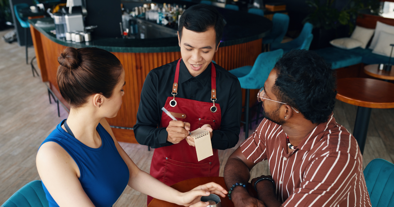 8 things lower-middle-class people do at restaurants that instantly ...