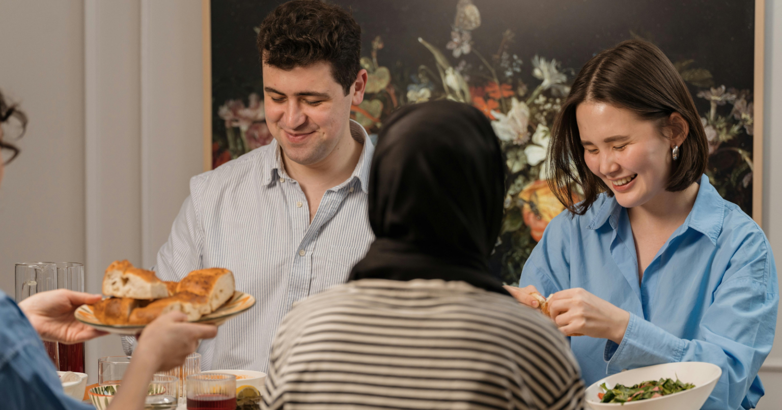 8 things that happen at every lower-middle-class Christmas dinner that ...