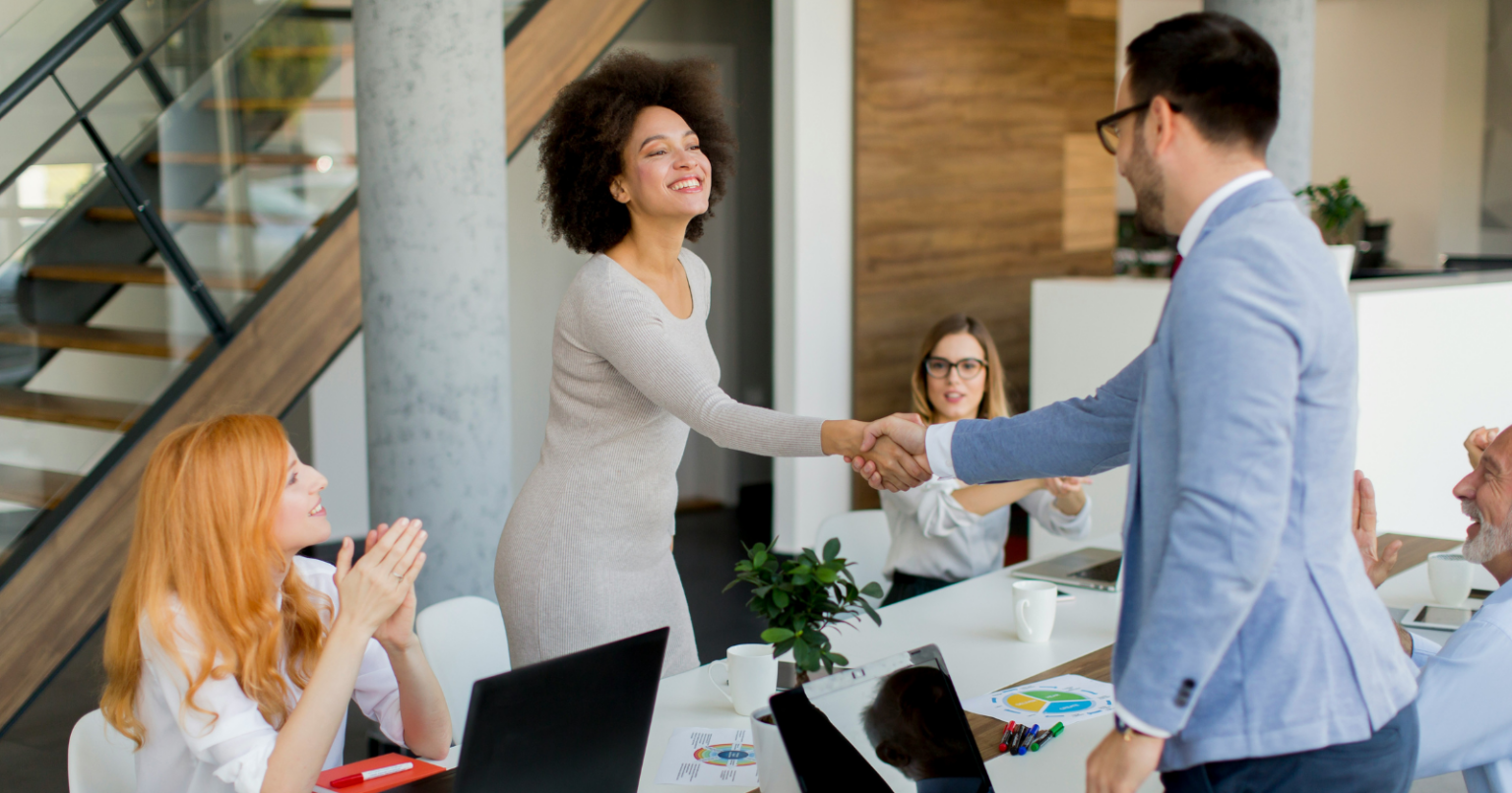 9 things naturally likable people do in the first 30 seconds of meeting ...