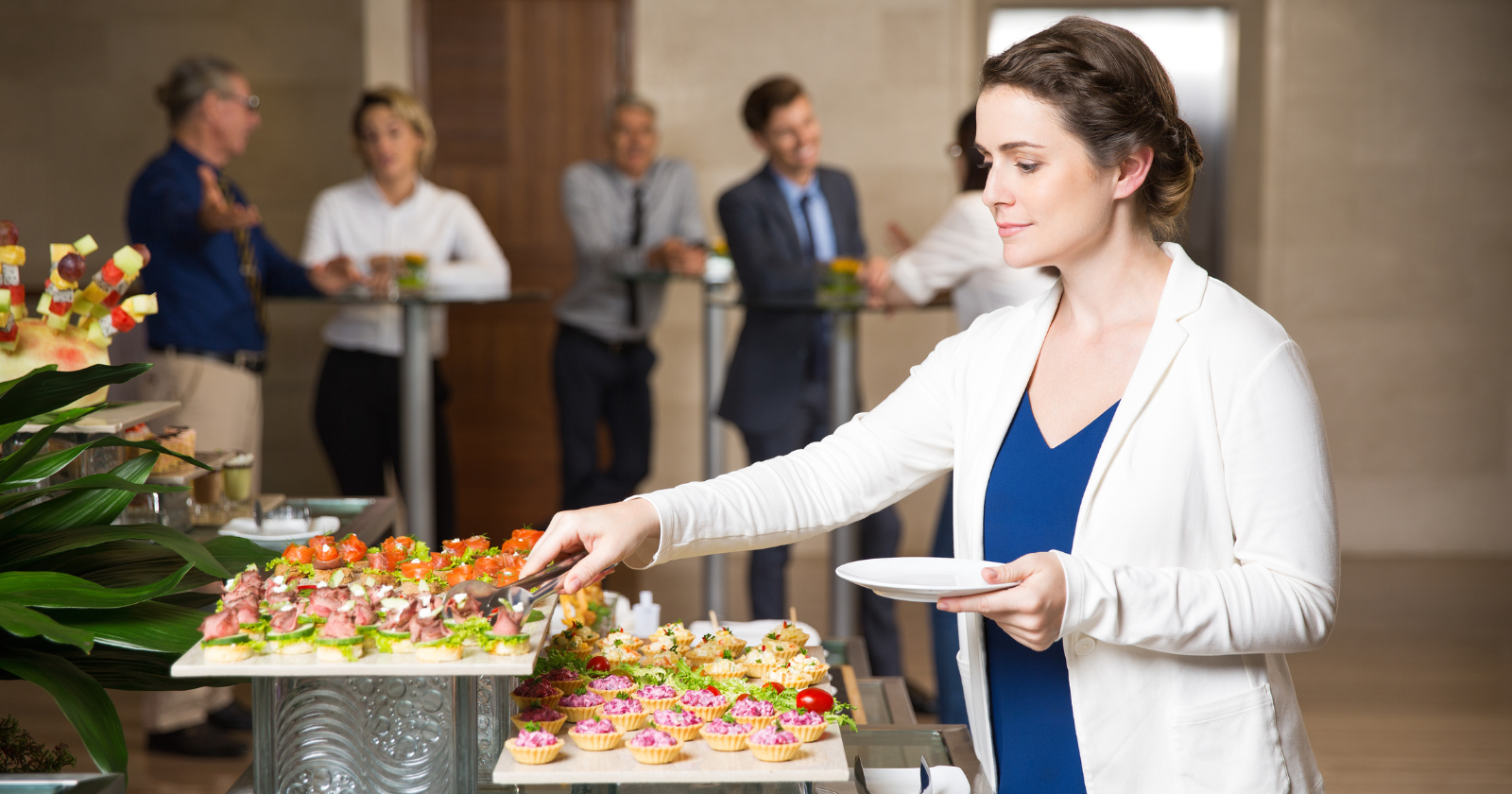 8 hotel breakfast buffet behaviors that quietly separate seasoned ...